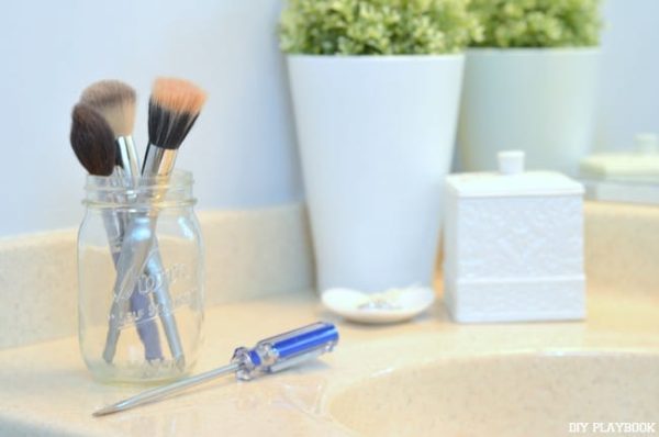 How to Clean Your DIY Mason Jar Organizer | The DIY Playbook