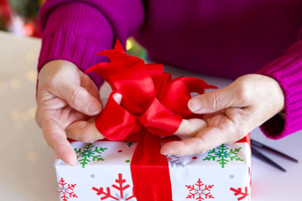 Our Favorite Ways To Wrap A Present – Ribbon and Bows Oh My!