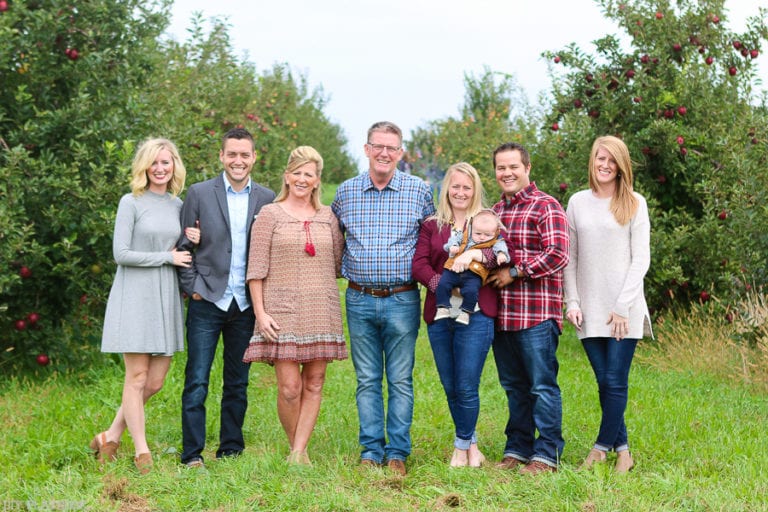 7 Tips for Taking Grown up Holiday Family Photos | The DIY Playbook