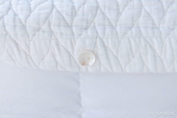 A Step-by-Step Guide To Clean And Put On Your Duvet Cover