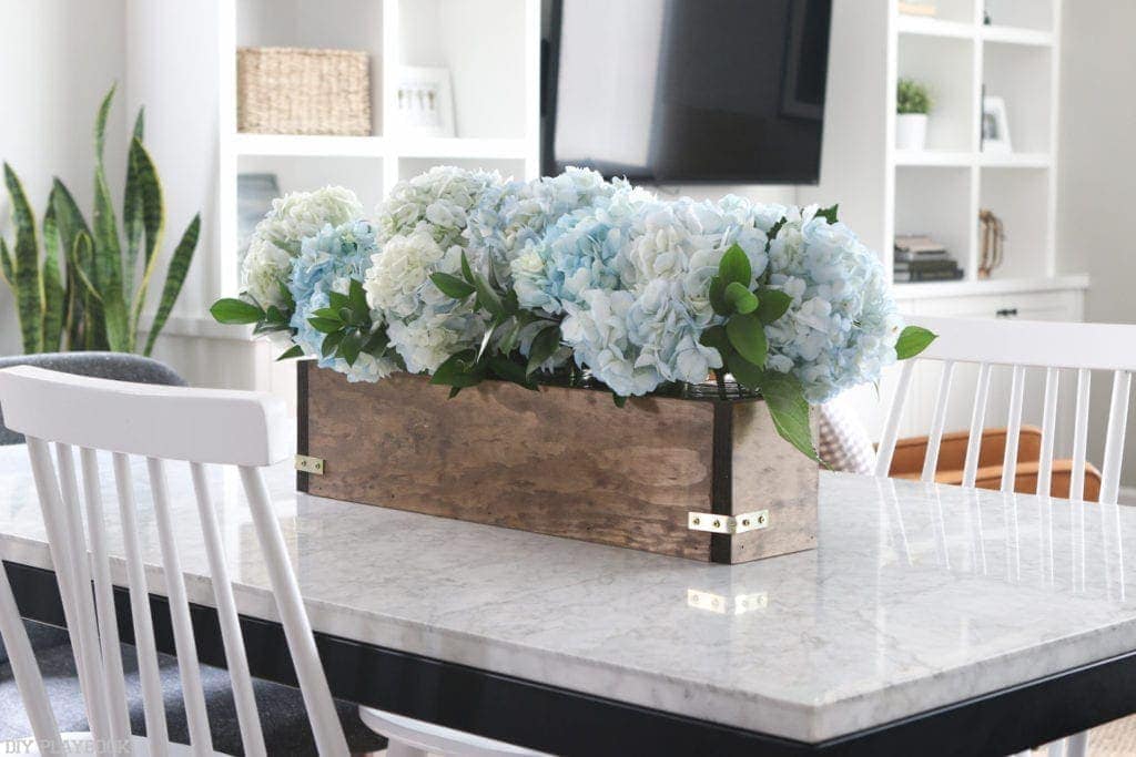 Make your Own Wood Planter for your Dining Room Table