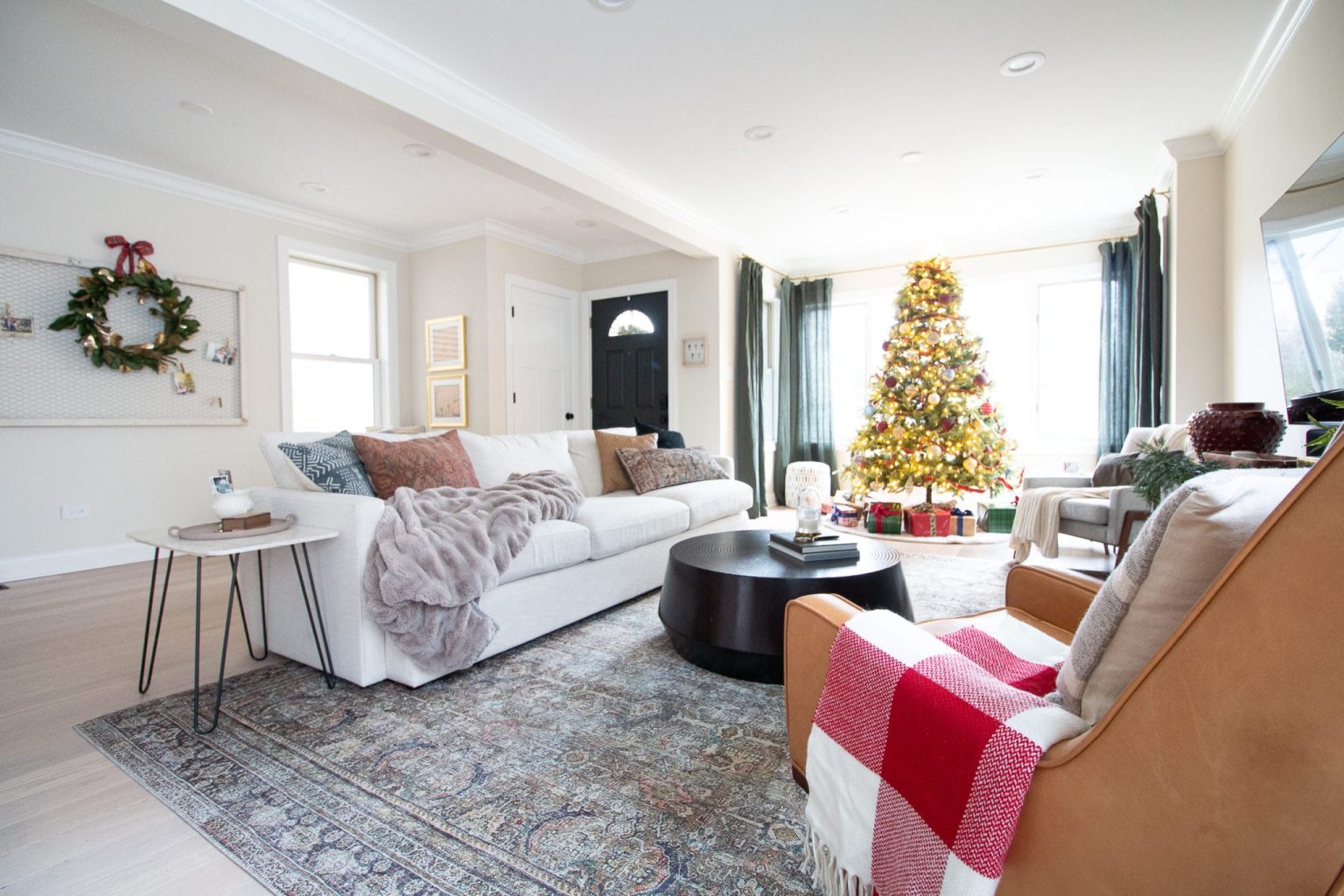 My 2019 Christmas Home Tour | The DIY Playbook