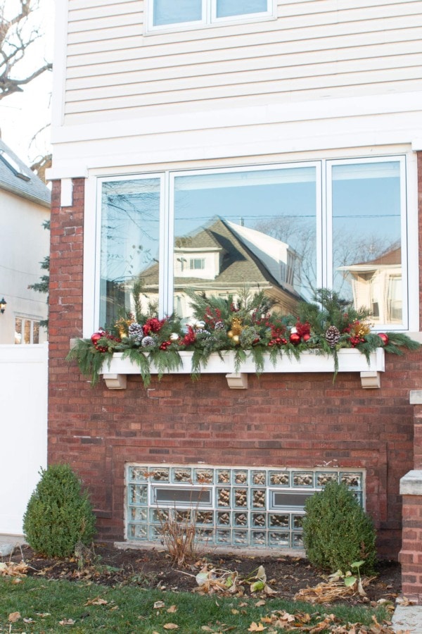 How to Make a Holiday Window Box | The DIY Playbook