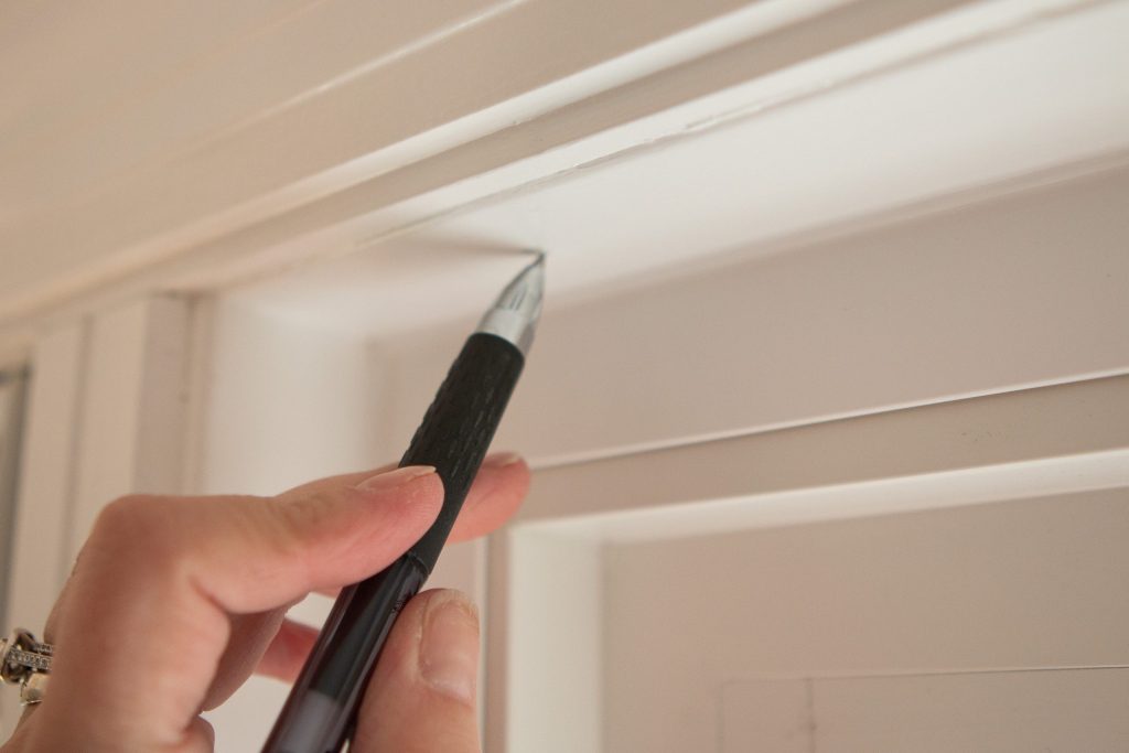 Choosing the Best Kitchen Window Shades | The DIY Playbook