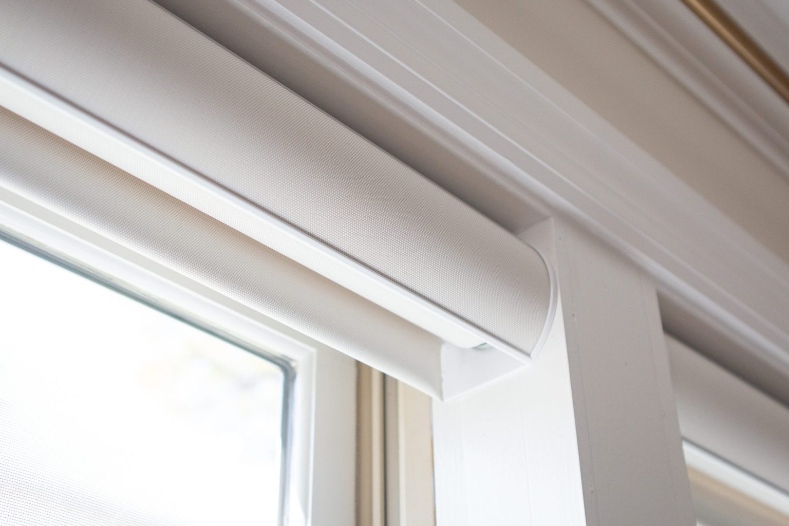 Choosing the Best Kitchen Window Shades | The DIY Playbook