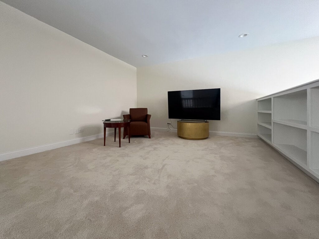 Upstairs Loft Decorating Ideas For A Modern Family Room