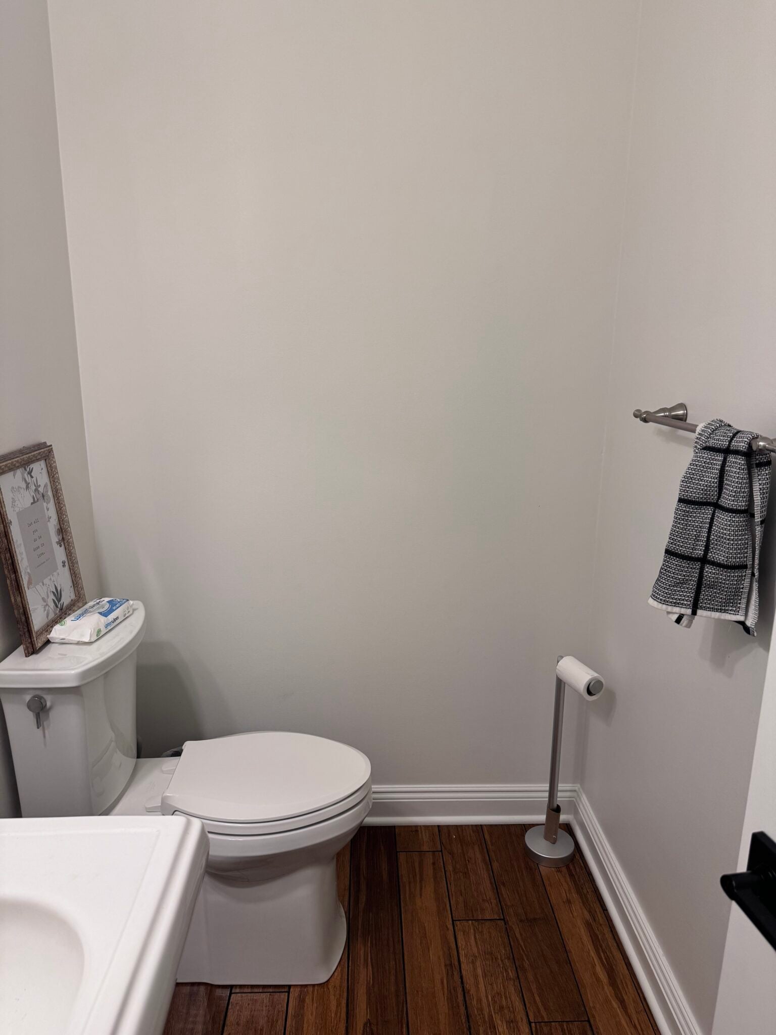 Need Help Decorating A Blank Wall? My Best Decor Ideas!