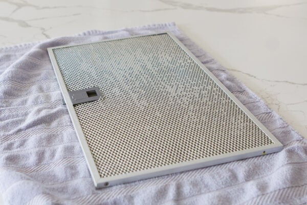 How To Clean Your Greasy Range Hood Filter (Simple Tips) - DIY Playbook