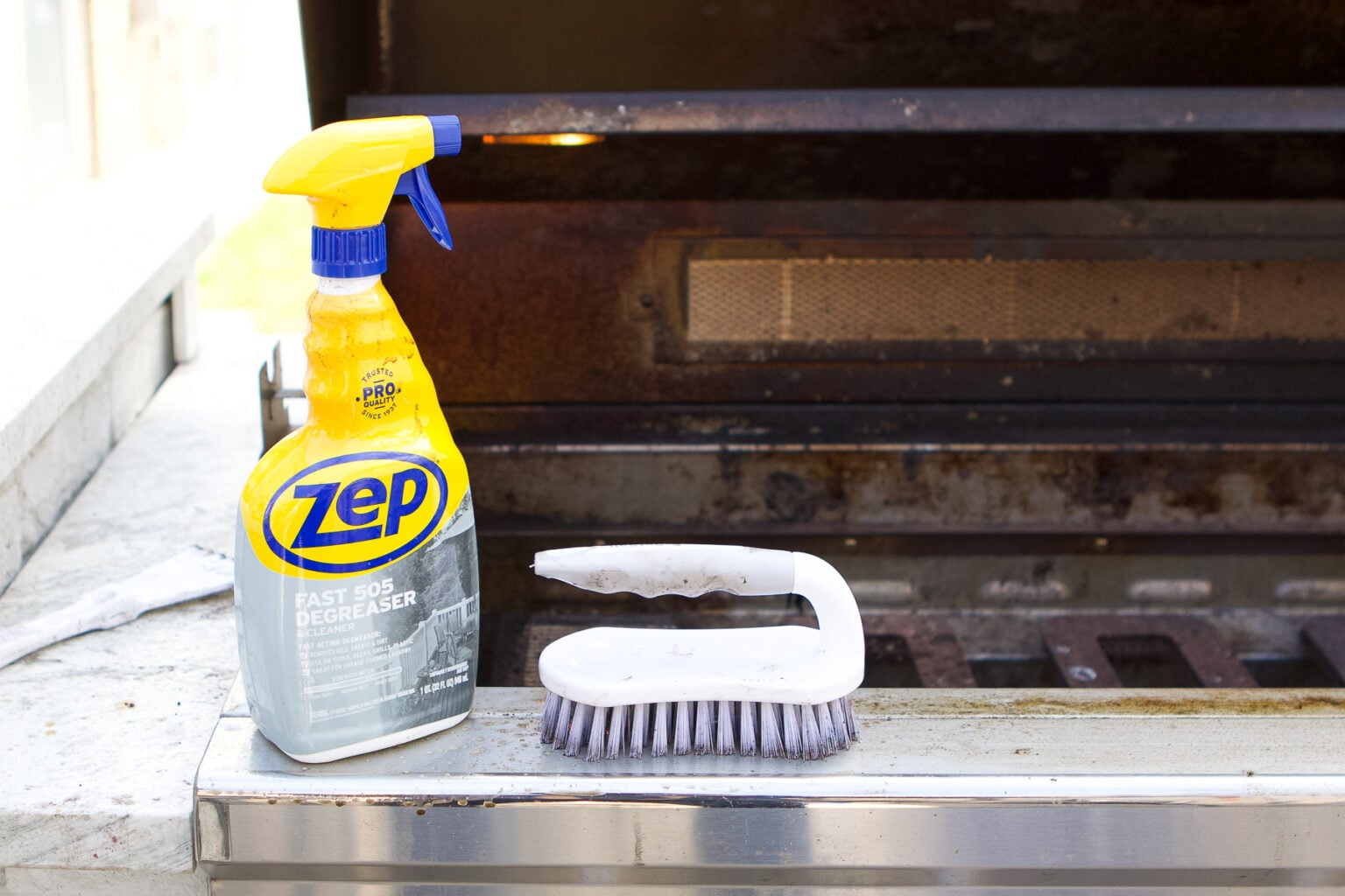 How To Clean a Gas Grill (Step-by-Step Cleaning Tips)