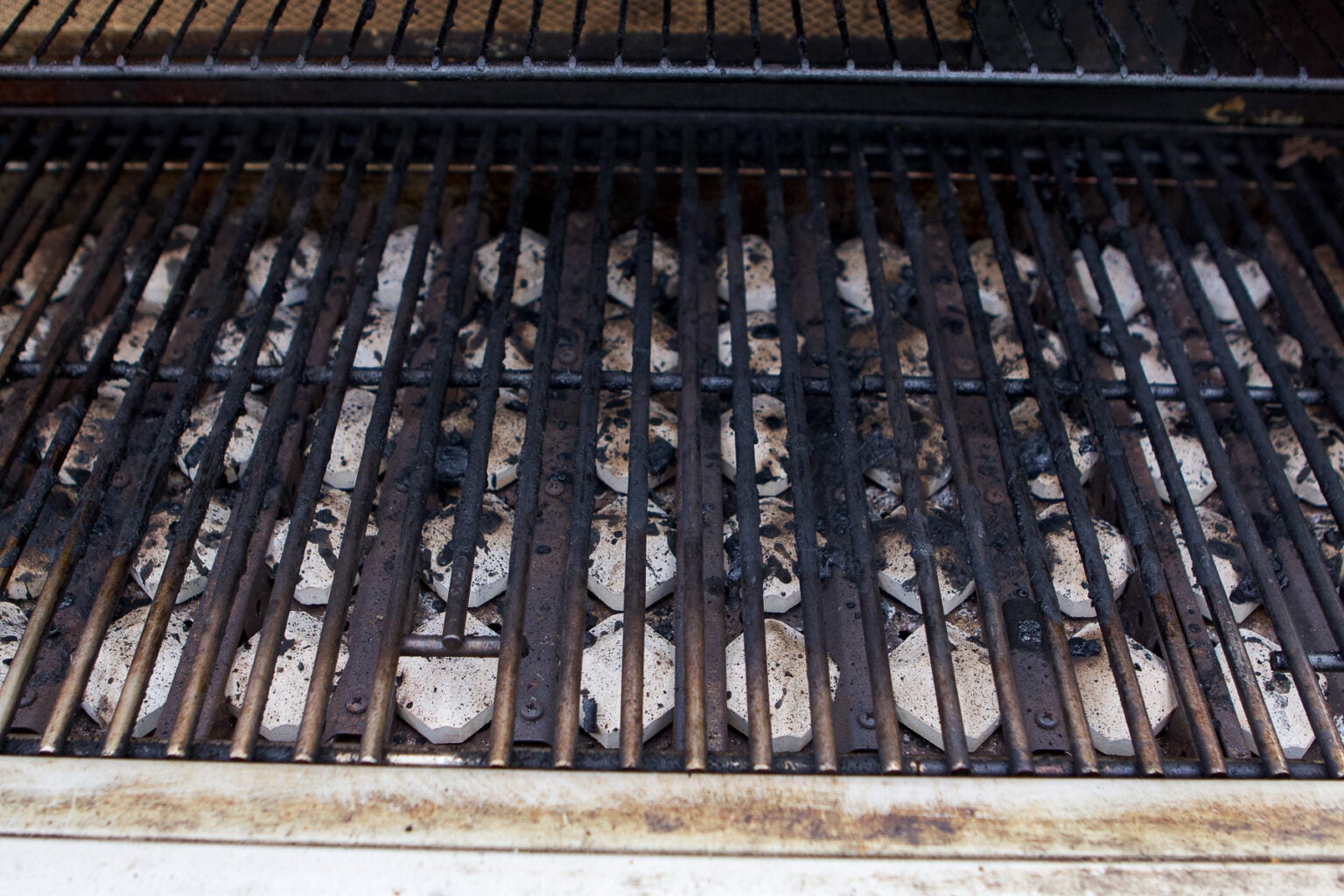 How To Clean a Gas Grill (Step-by-Step Cleaning Tips)